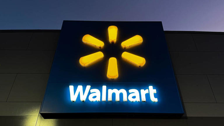 Walmart’s $7 'Ghostface' flip-flops are a must-have for horror fans ...