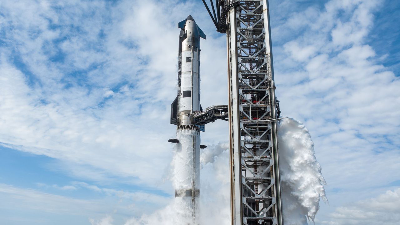 SpaceX prepares to launch next-generation Starship, the tallest and ...