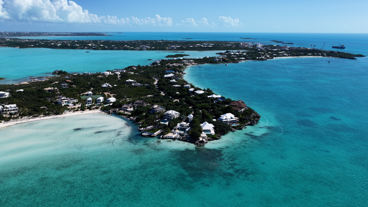 15 Caribbean islands known for their beaches and tropical climate
