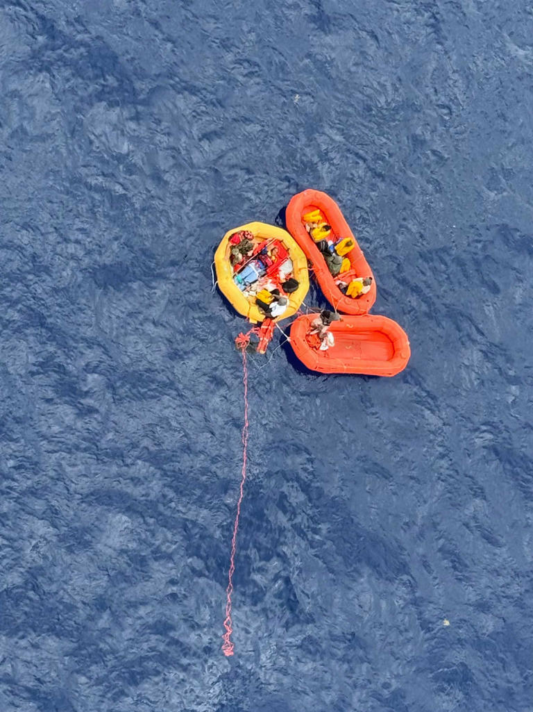 Plane carrying 11 goes down off Florida coast, all rescued after 5 ...
