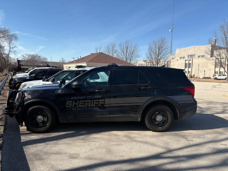 Grundy County fatal wreck kills 23-year-old who was ejected from pickup ...