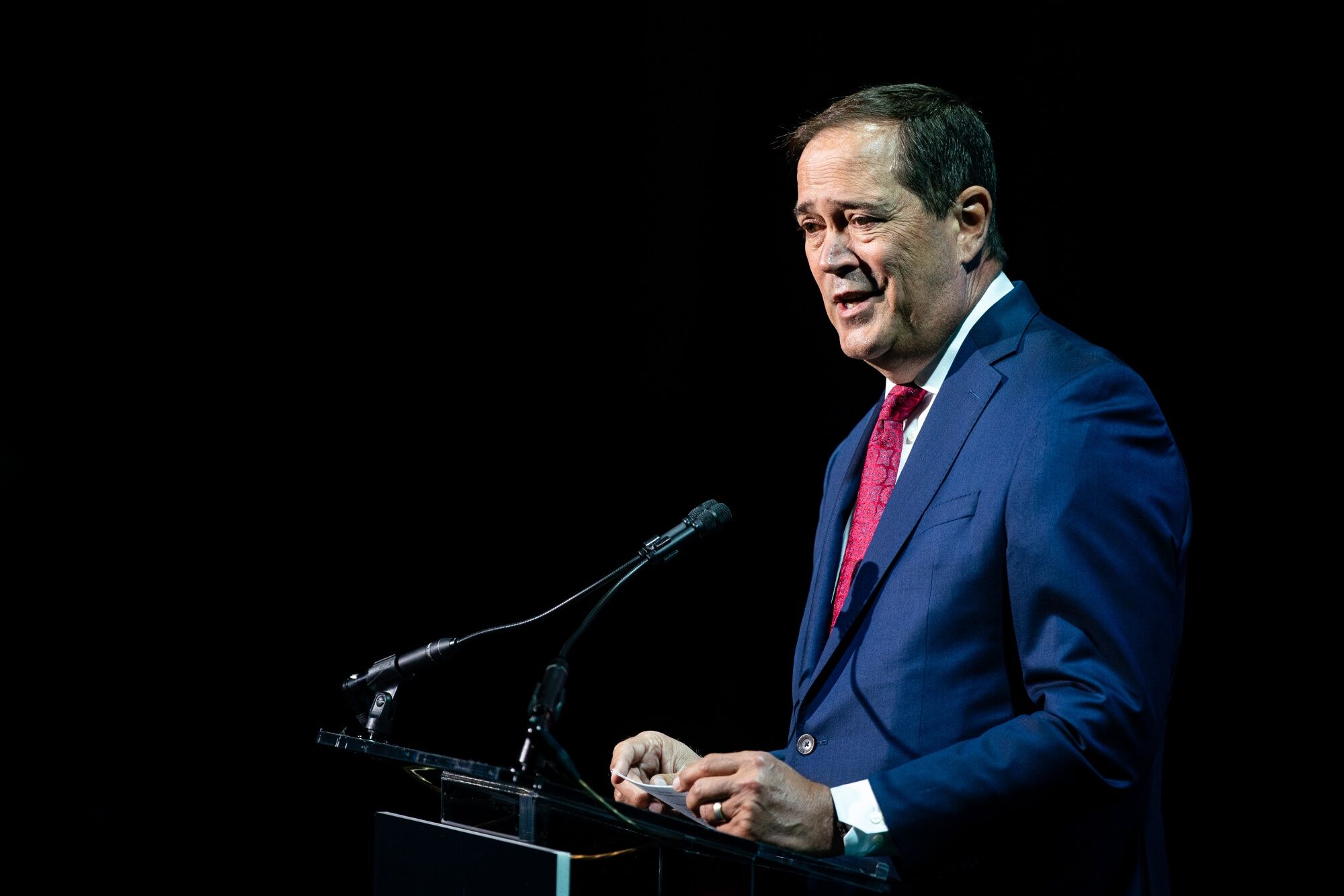 Cisco soars on sales forecast, AI-focused restructuring plan