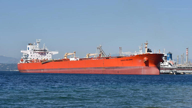 JPMorgan pulls no punches on Strait of Hormuz, oil prices, and inventory
