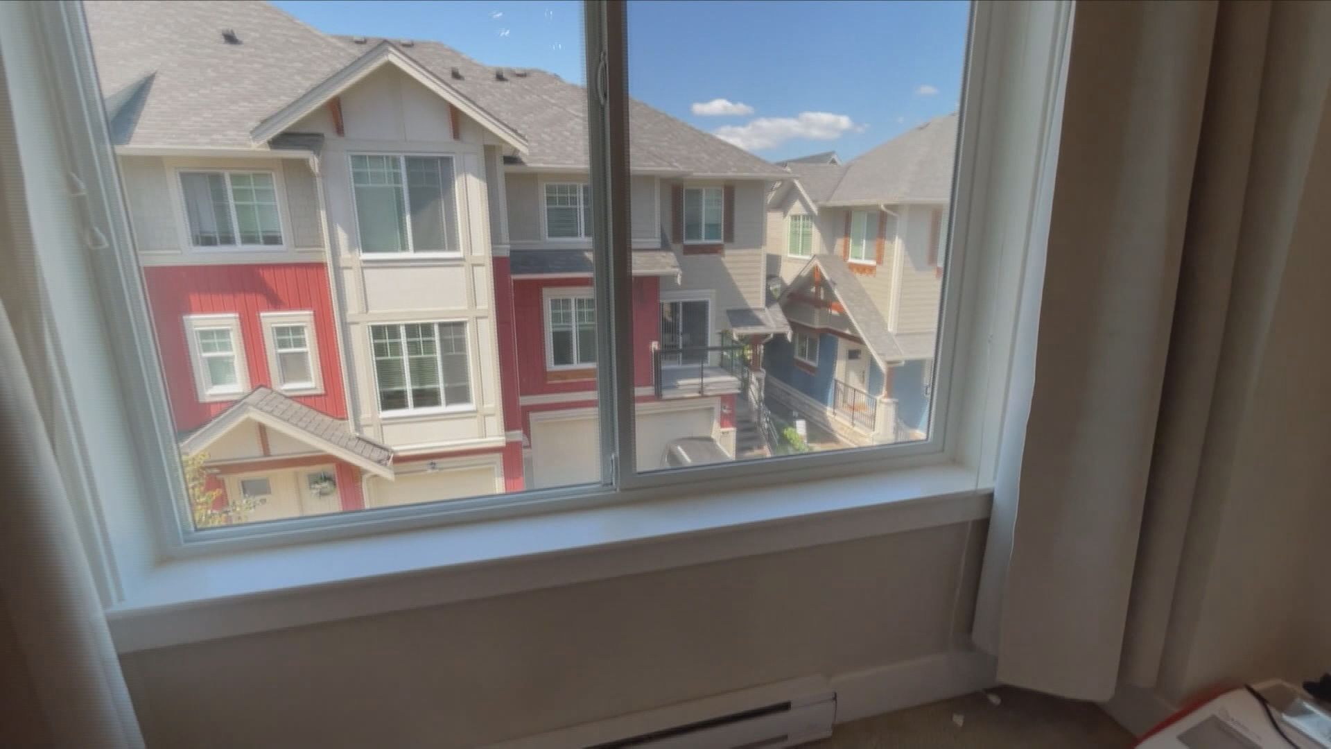 Protecting children from window and balcony falls