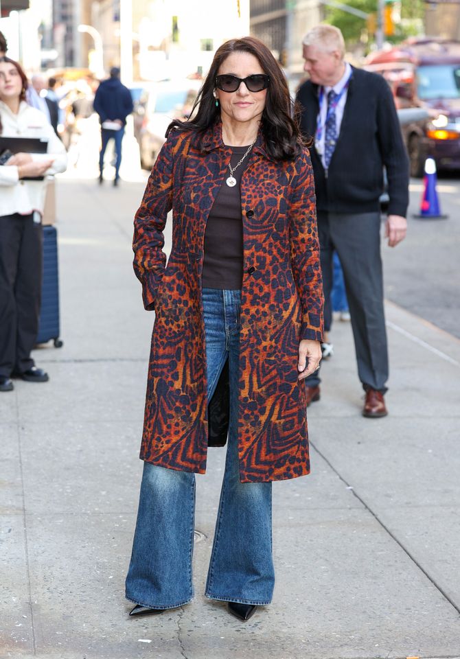 Julia Louis-Dreyfus, 65, wore the flattering jeans-and-shoe combo Oprah ...