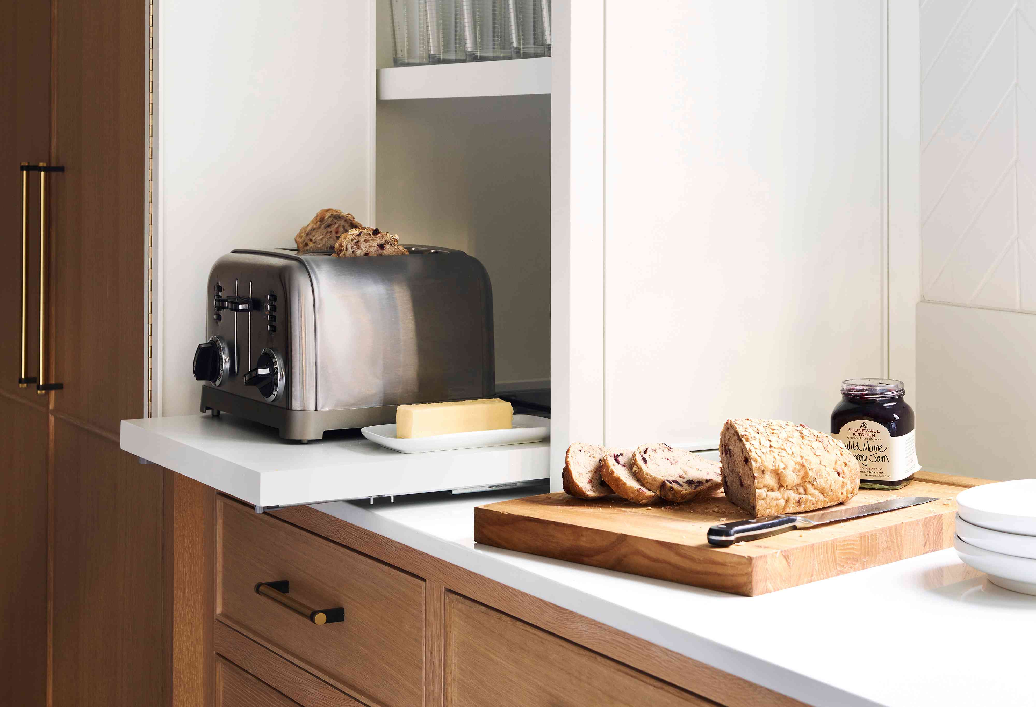 10 appliances you should always unplug before leaving for vacation
