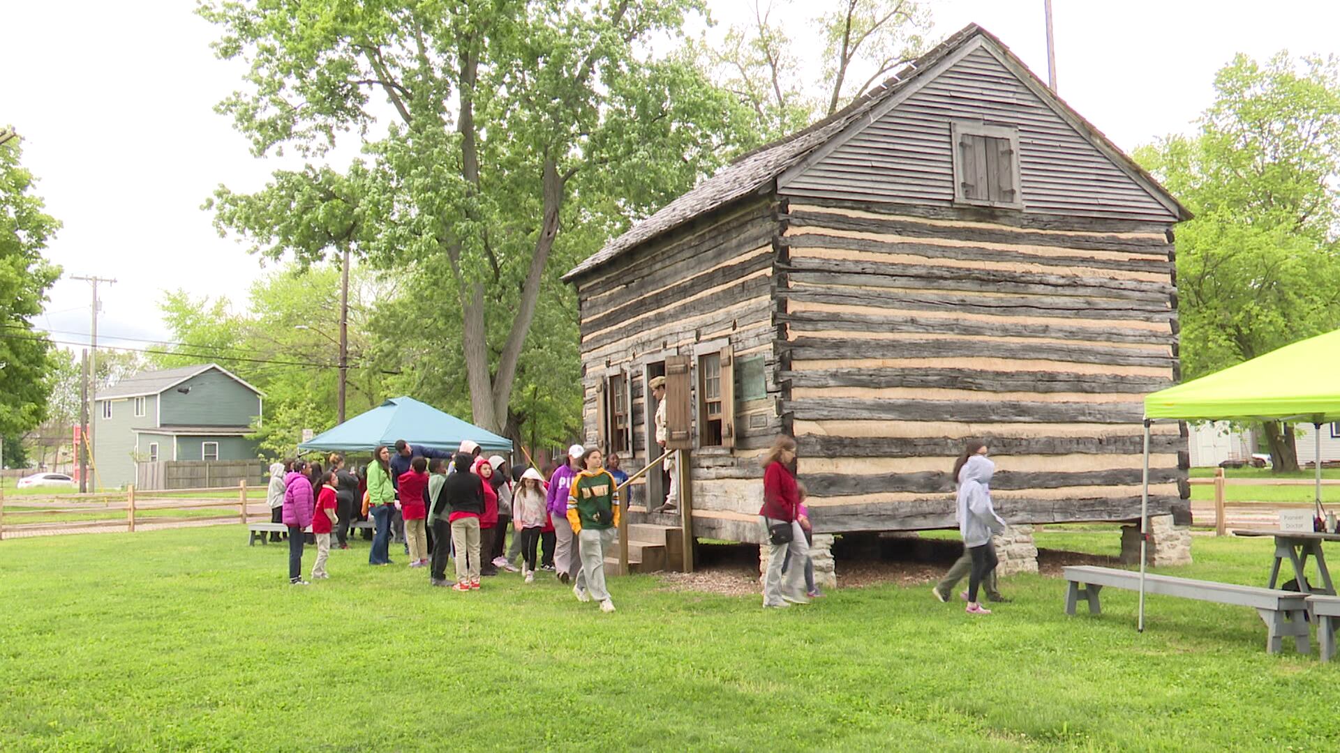 South Bend history museum program brings 1830s pioneer life to students