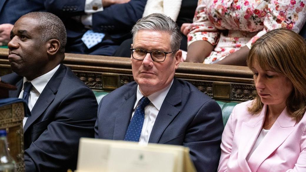 Starmer warns against leadership contest in pleas to ministers and MPs
