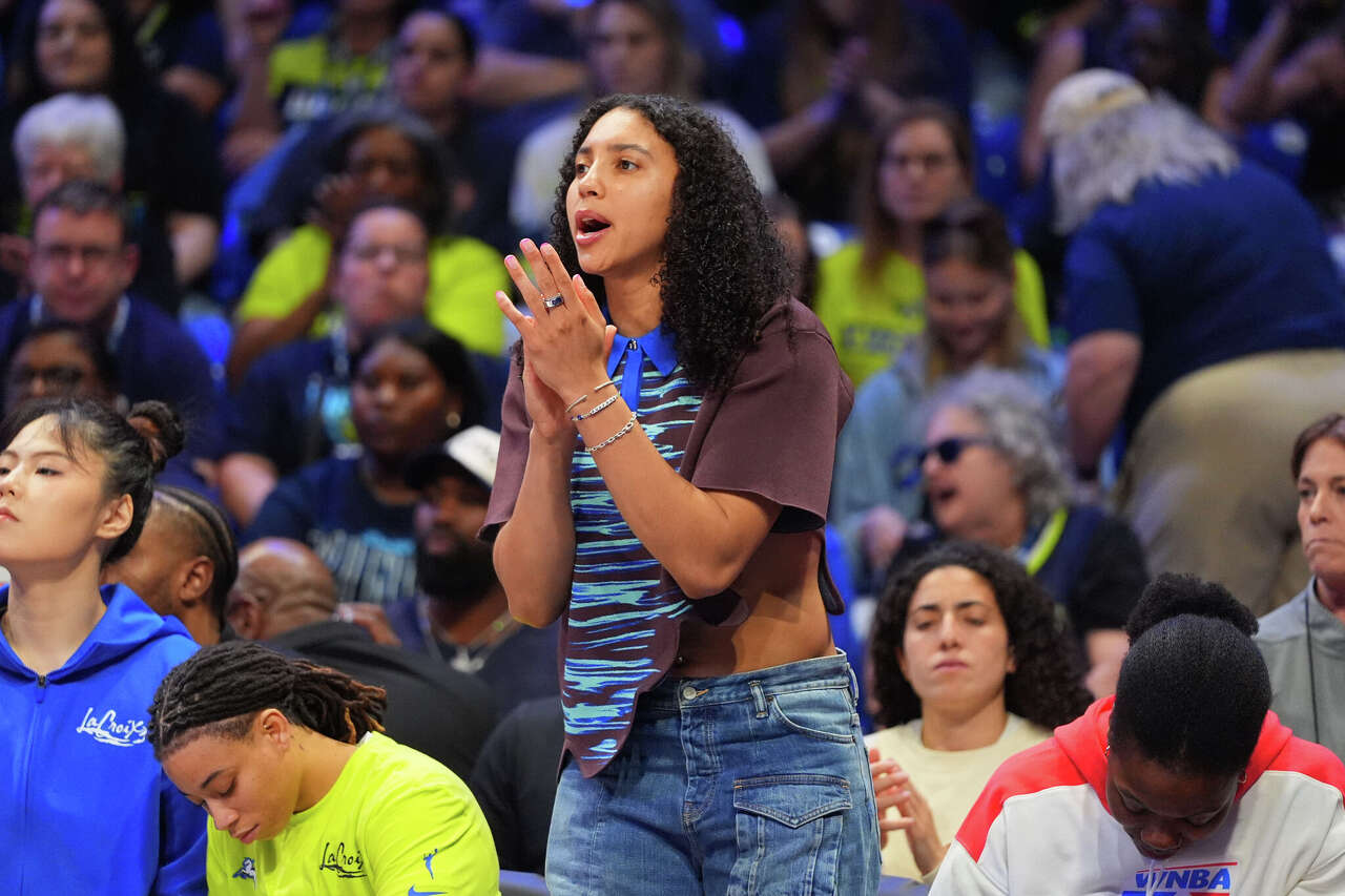Former UConn women's basketball star Azzi Fudd misses Dallas Wings ...