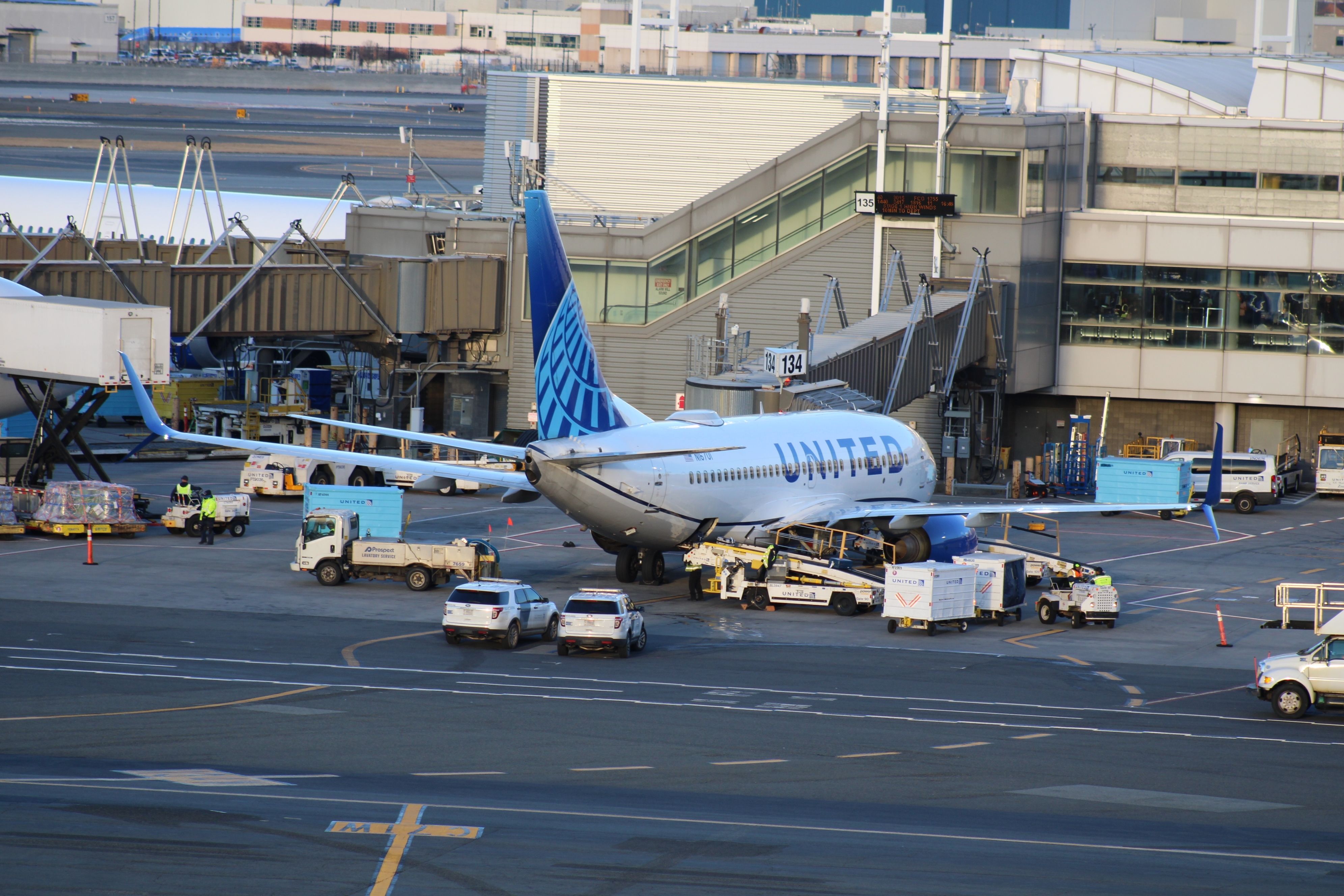 United Airlines crews won't stay overnight as Venezuela ban is lifted ...