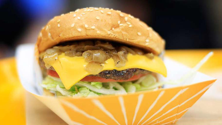 Dodgers have new meal deal with iconic Southern California burger chain