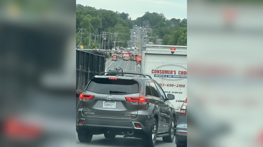 Suspect steals delivery vehicle, crashes into multiple cars in Lorton ...