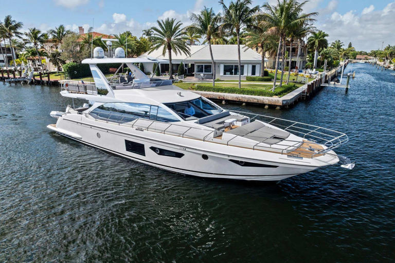 For sale: Azimut 66
