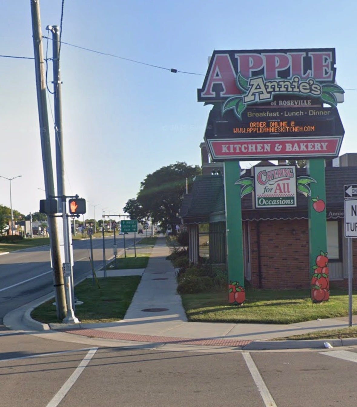 Apple Annie's in Roseville sets closing date for next month