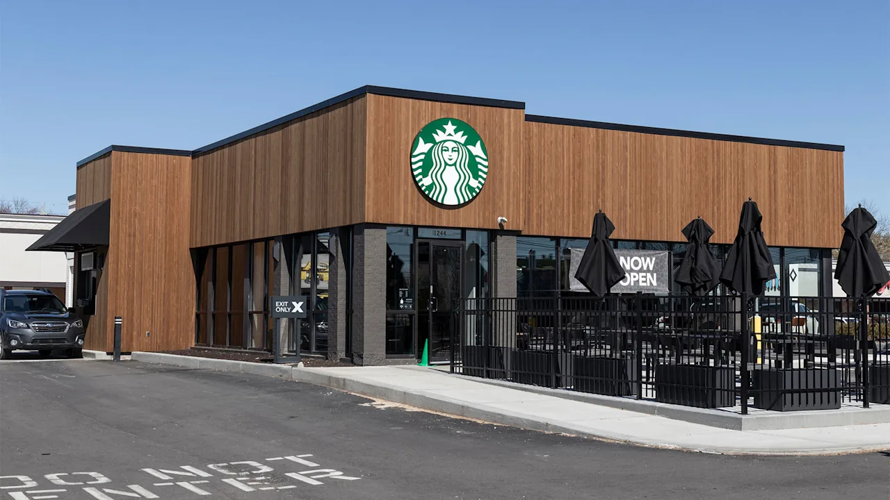 Dollar Tree and Starbucks are suddenly opening hundreds of new stores ...
