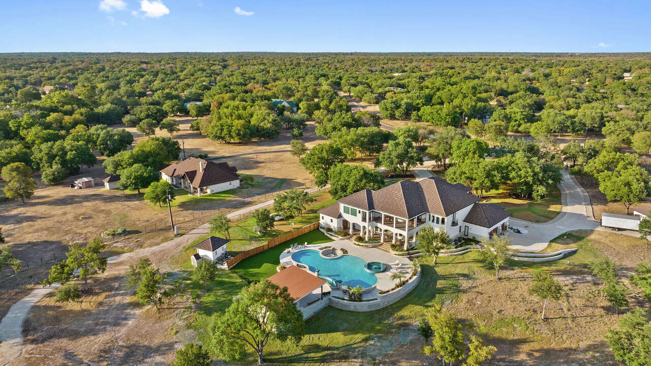 Inside the Hill Country estate the Round Rock Donuts family is auctioning