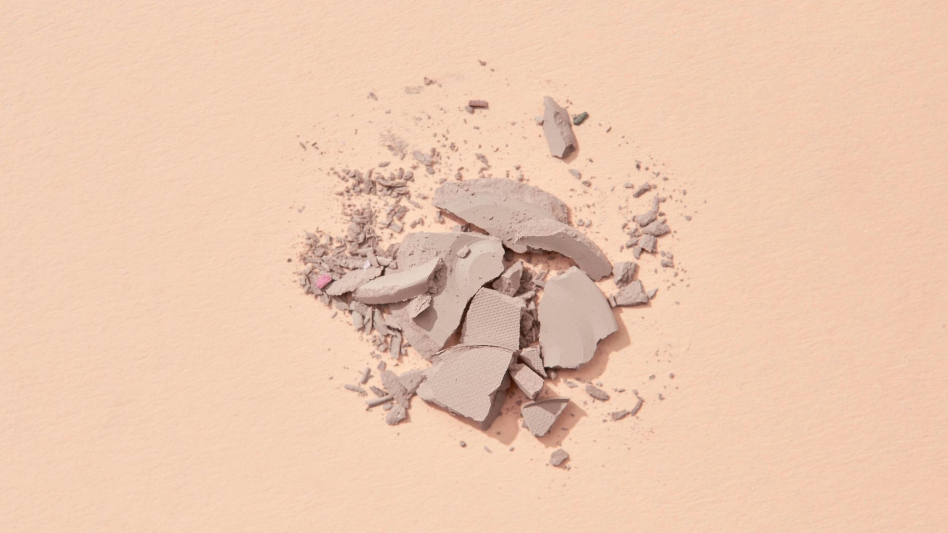 10 'no-makeup' makeup choices that don't fool anyone & 10 that work