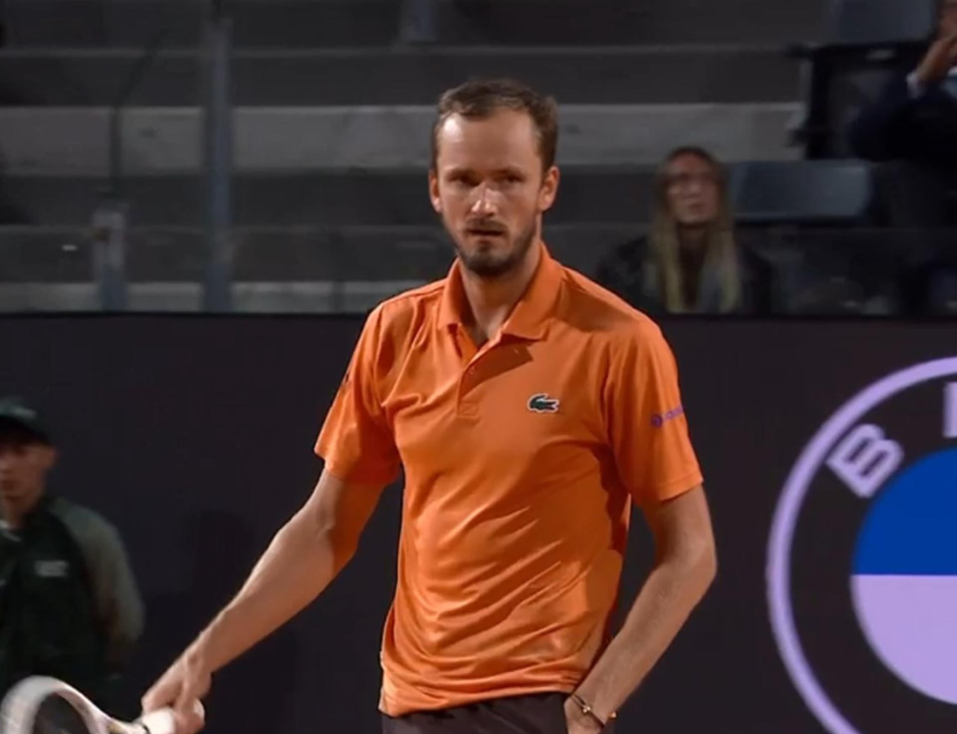 Watch: Daniil Medvedev’s cold reaction to Tirante’s funny tunnel warm-up