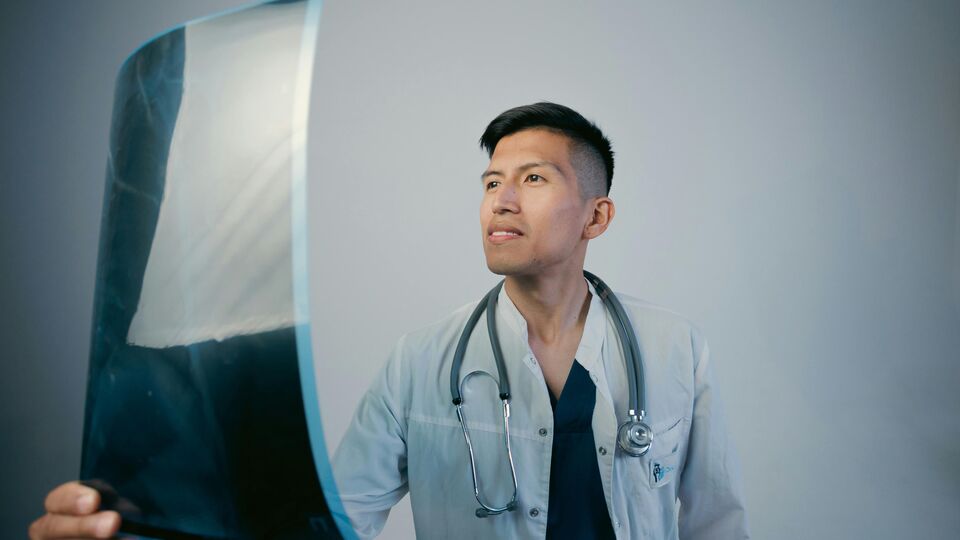 OpenEvidence becomes go-to AI assistant for nearly 65% of US doctors ...
