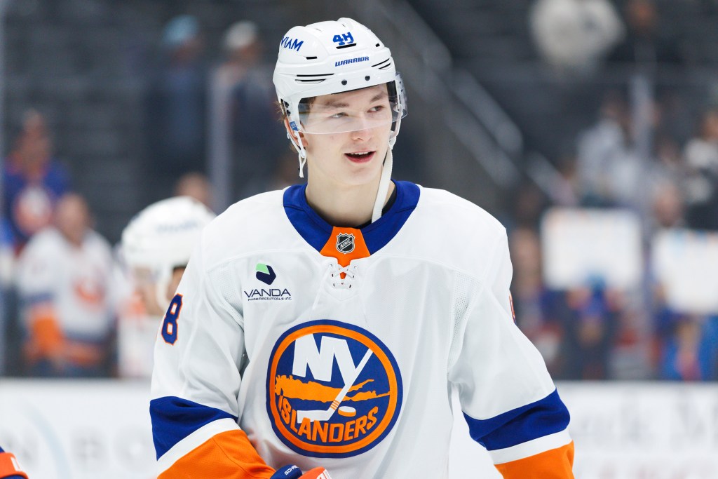 Islanders' Matthew Schaefer makes NHL history with unanimous Calder ...