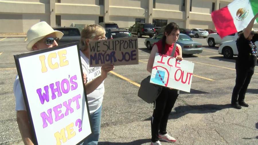 Protest gathers as former Kansas mayor turns himself in at Wichita ICE ...