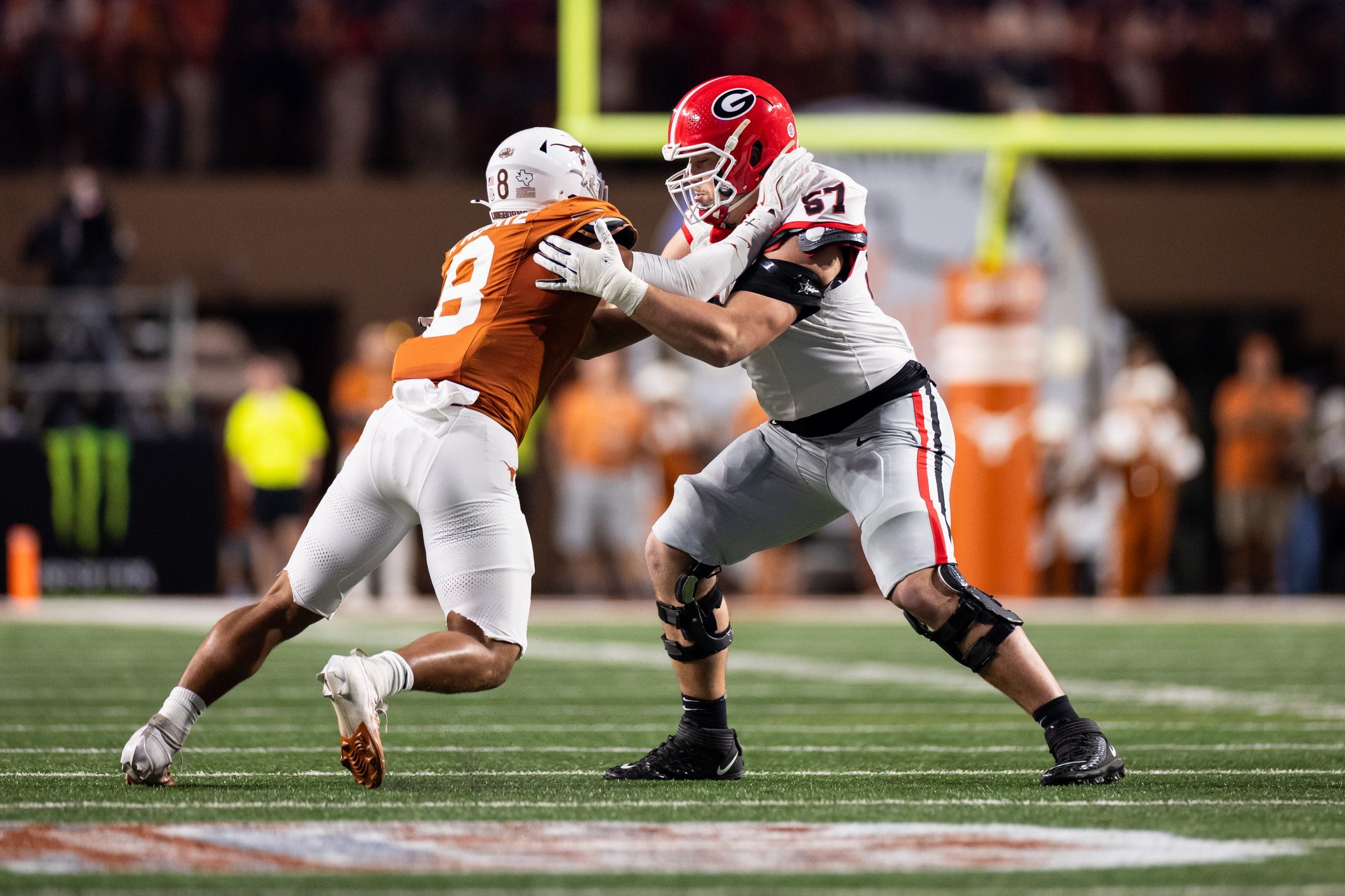 Nation's No. 1 OT pushes Georgia hat off the table during commitment