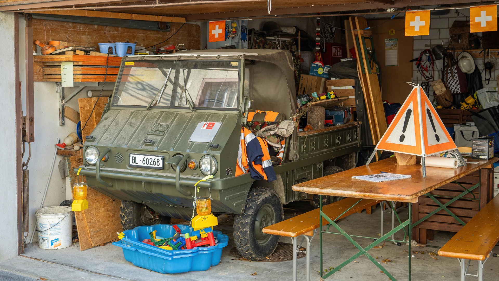 10 reasons you shouldn't store your car in the garage & 10 why it can ...