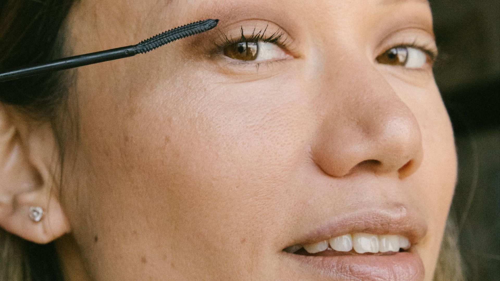 10 'no-makeup' makeup choices that don't fool anyone & 10 that work