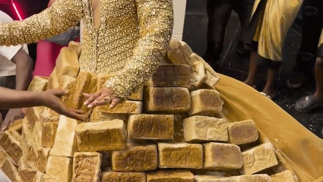 She ate, no crumbs! Nigerian reality star's bread dress goes viral