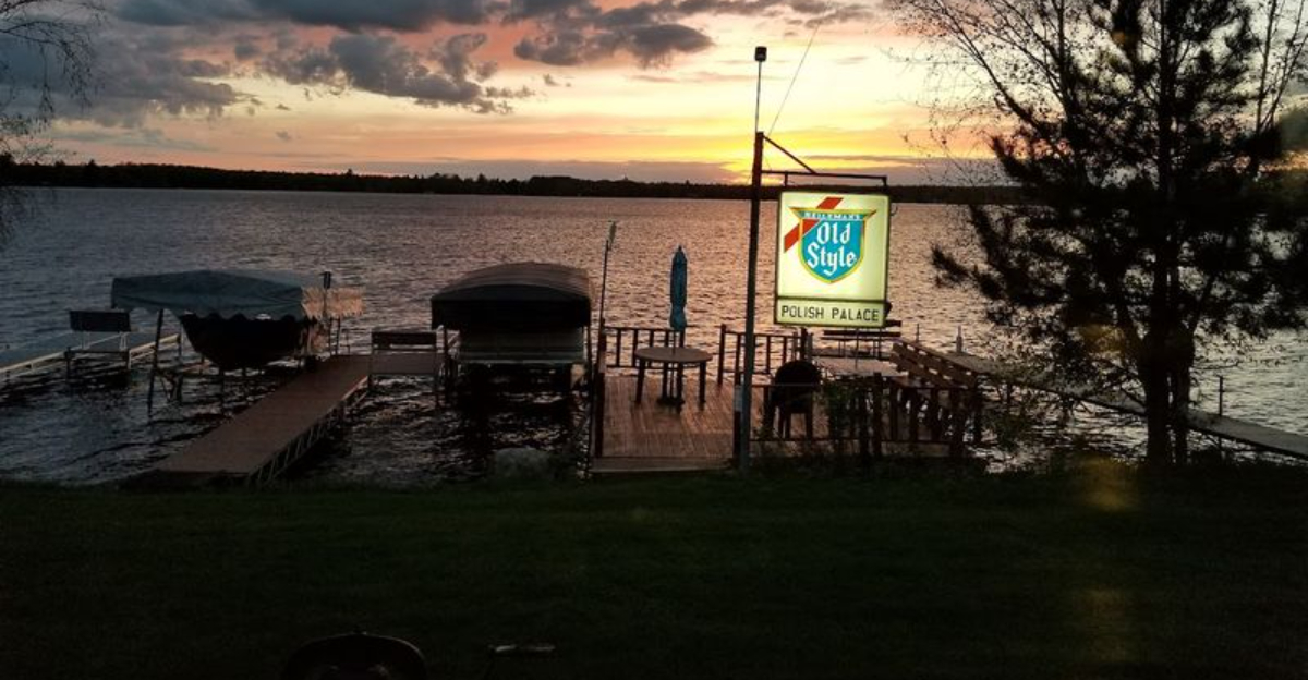 The cozy Northwoods tavern in Wisconsin where local comfort food and a ...