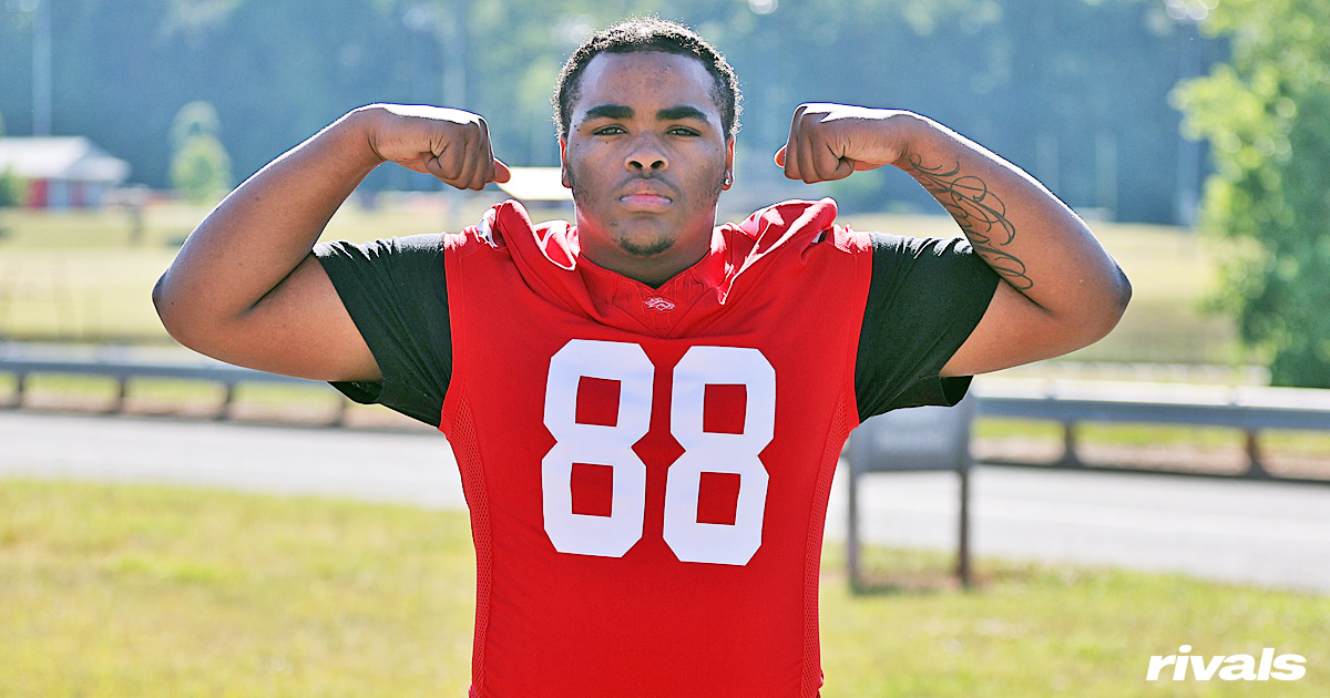 Kentucky is finalist for blue-chip DL Seth Tillman