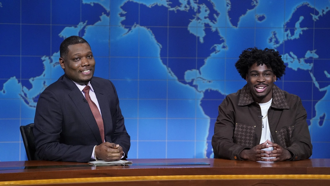 Michael Che critiques Kevin Hart roast over white writers, edgy jokes