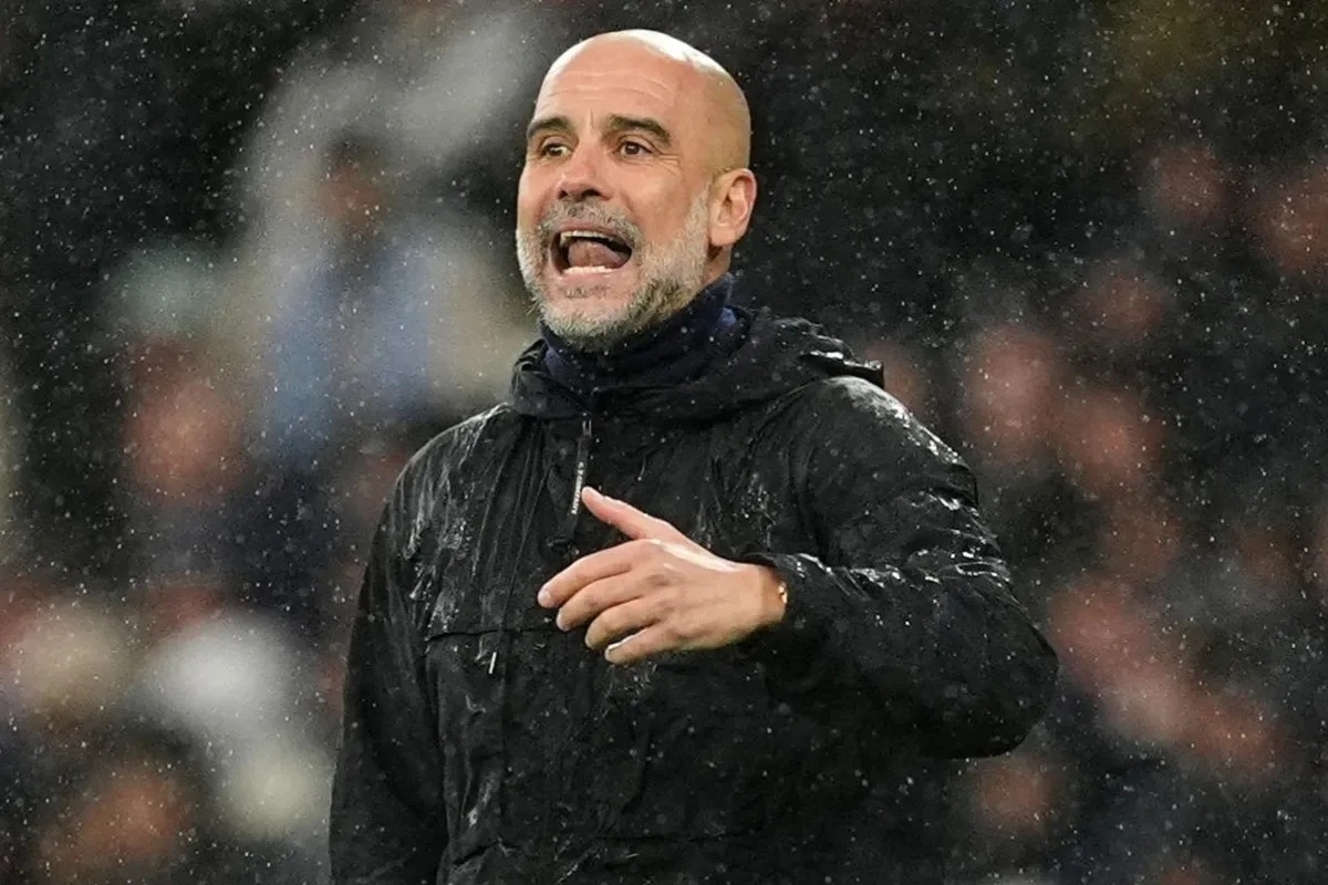 Guardiola: 'Man City sẵn sàng vô địch nếu Arsenal sảy chân'
