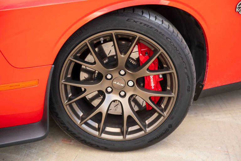 Which is better: all-season tires or summer tires in less-than-perfect ...