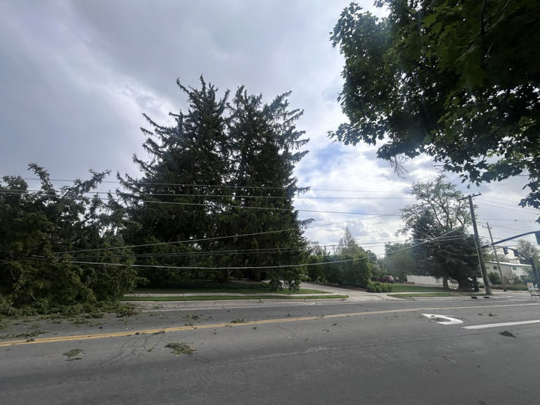 Thousands without power throughout Utah amid high winds