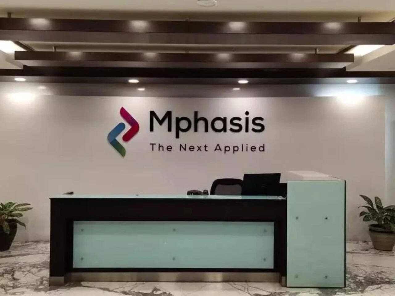 Mphasis playing host to a high-stakes game of executive musical chairs