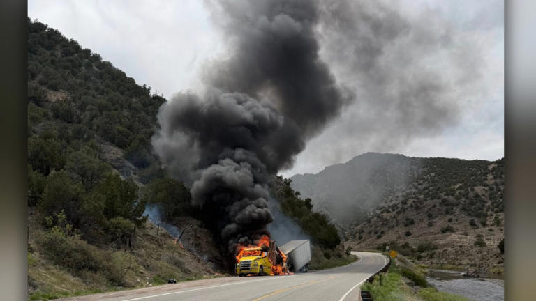 Highway 50 closed in both directions west of Cañon City for vehicle fire