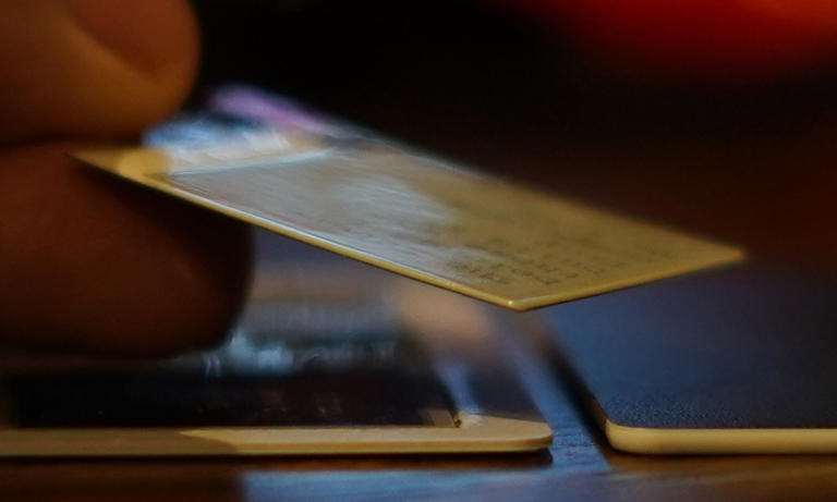 The size of a credit card: This fully functional computer even packs an ...