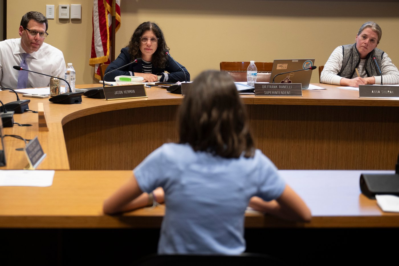 Some parents don't want their kids to use tech at school but districts ...