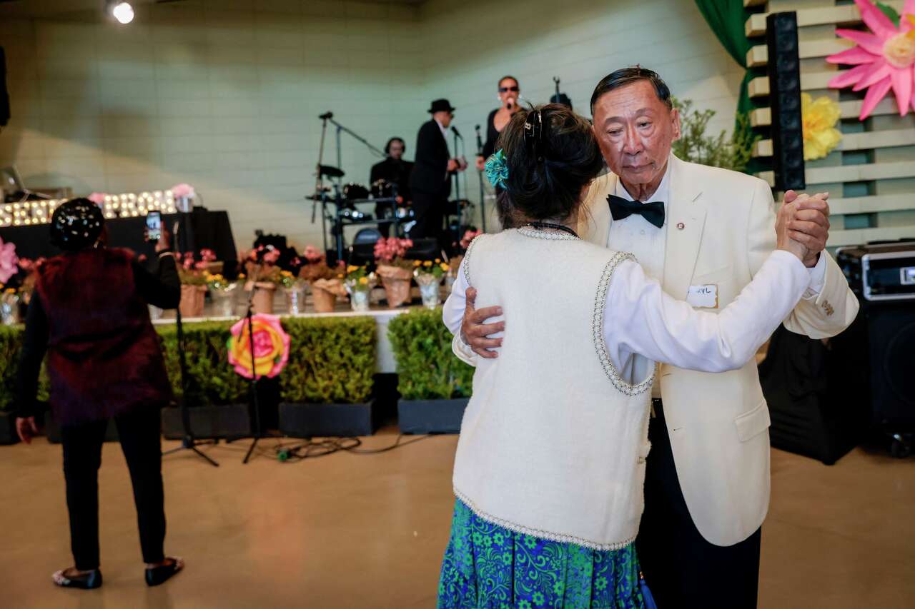‘I still feel young': SF.'s senior prom returns after a pandemic-era pause