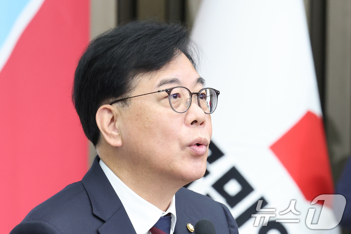 송언석 "李대통령 새벽 SNS 선전선동 도 넘어…현금살포 몰두"