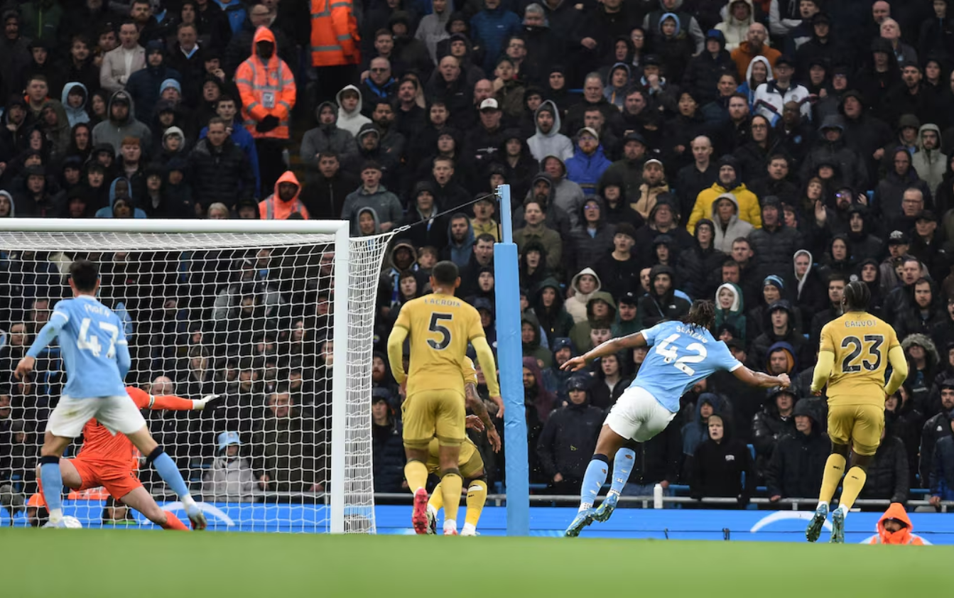 Man City níu hy vọng vô địch Ngoại hạng Anh