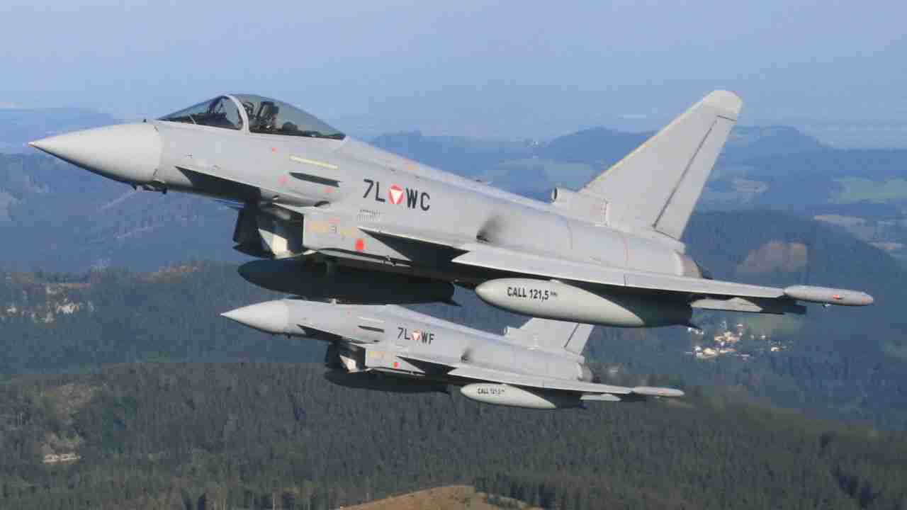Áustria aciona Eurofighters após voos militares dos EUA perto de sua ...