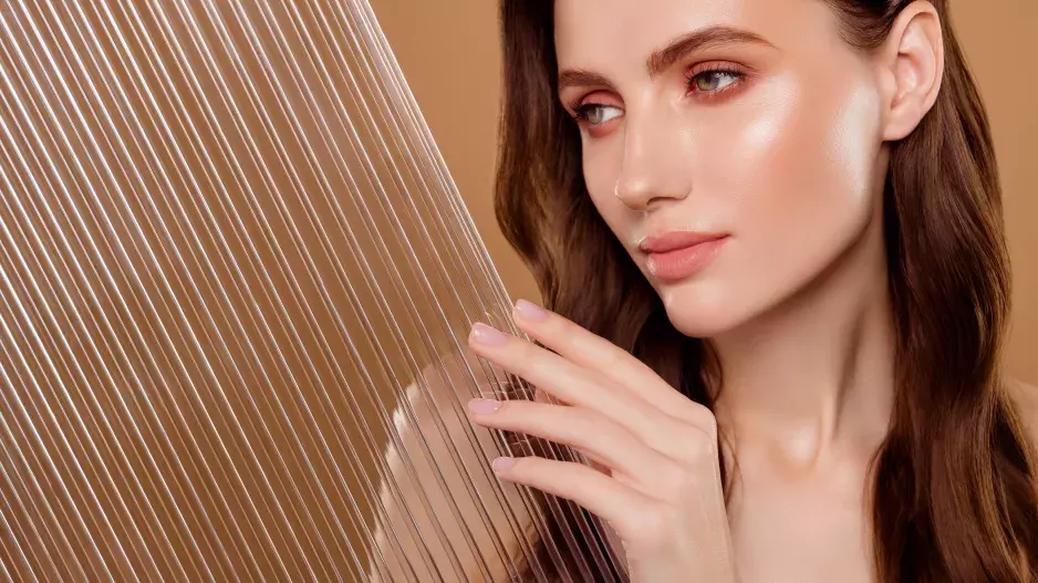 Trend „glass skin“ i pro zralou pleť: Jak dosáhnout přirozeného lesku ...