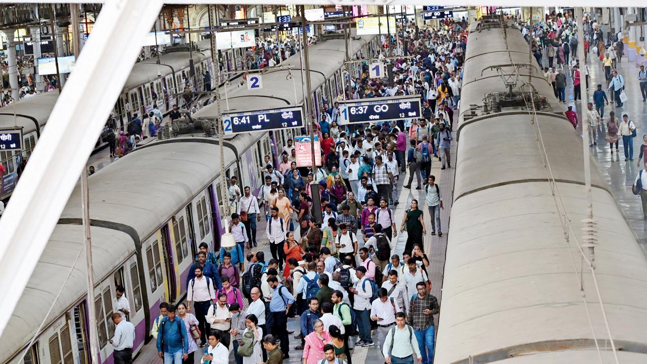 Mumbai’s evening commute collapses in 30 chaotic minutes