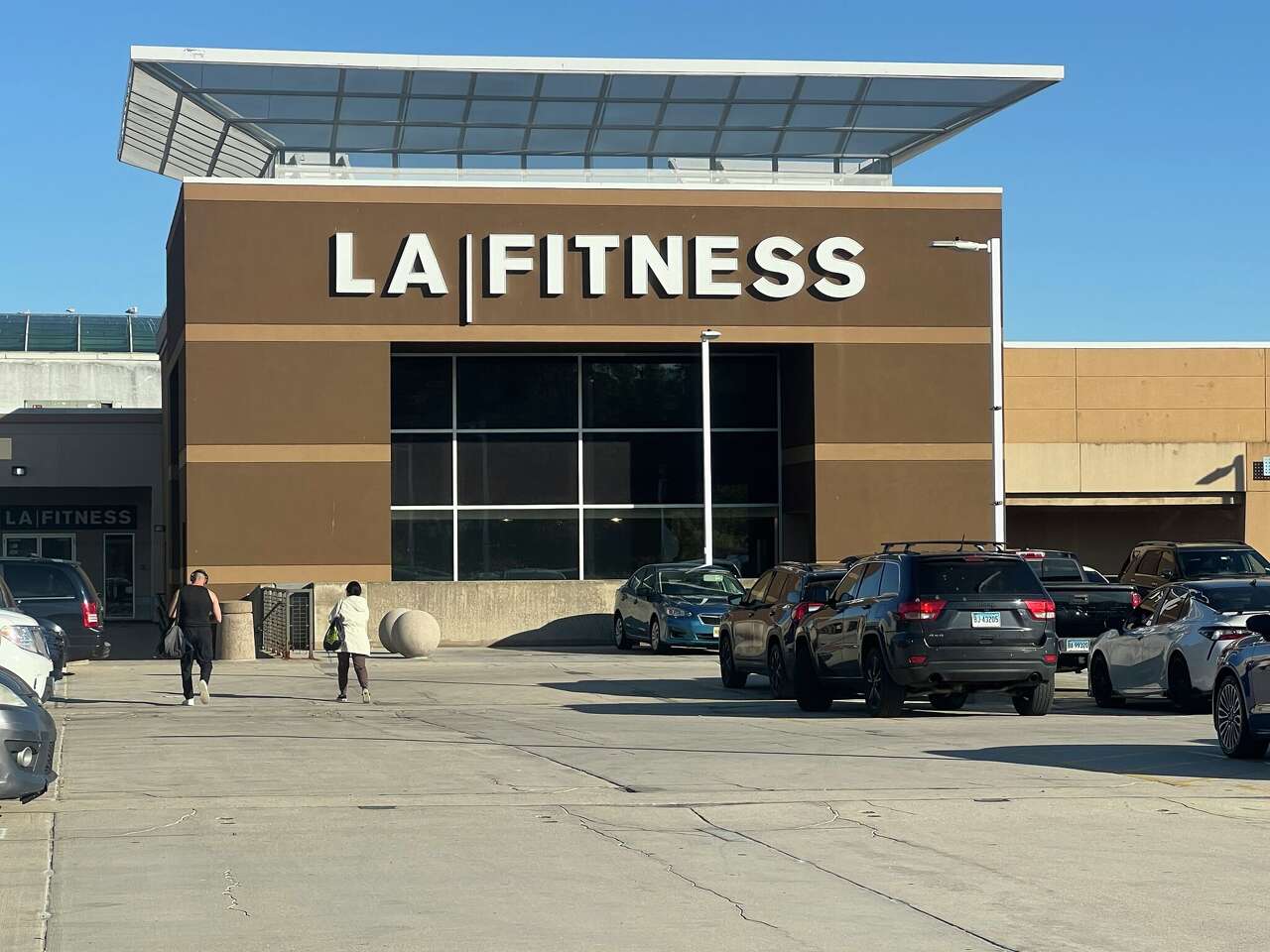 LA Fitness, J Crew, Universal Hotel Liquidators: Connecticut's latest ...