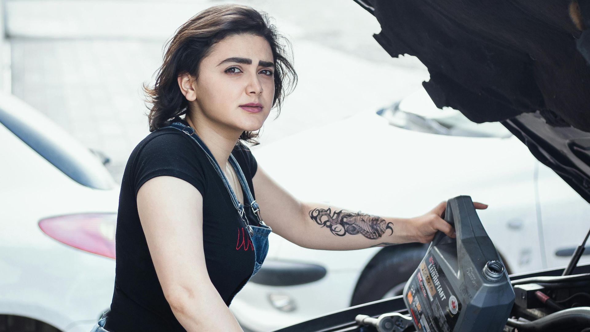 20 car problems people create by trying to save money