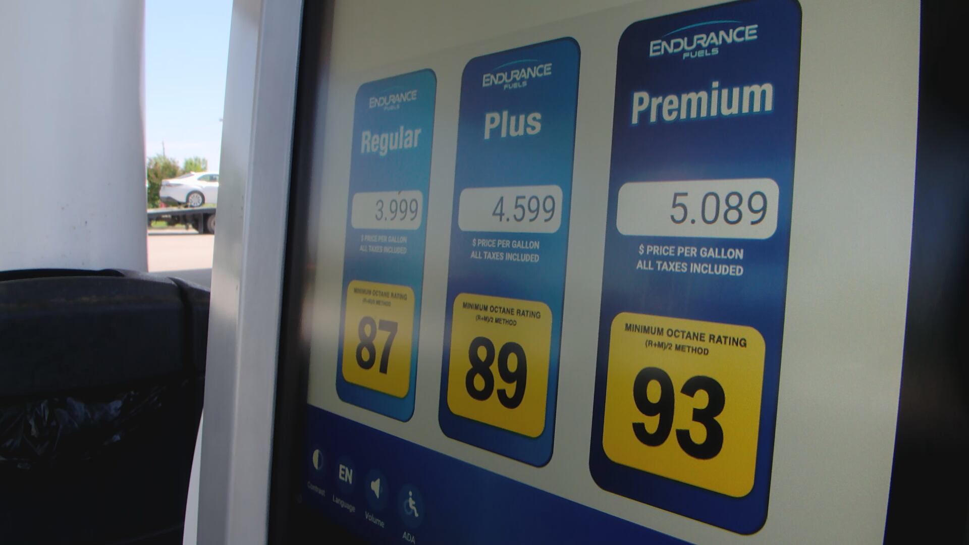 Tennessee drivers cross state line for cheaper gas as prices keep climbing