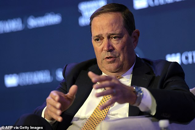 Mega-rich CEO slashes 4,000 jobs amid AI push and Wall Street rewards ...
