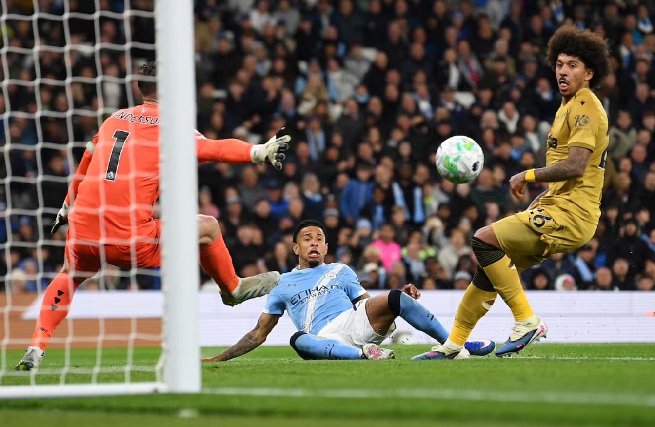 Man City níu hy vọng vô địch Ngoại hạng Anh
